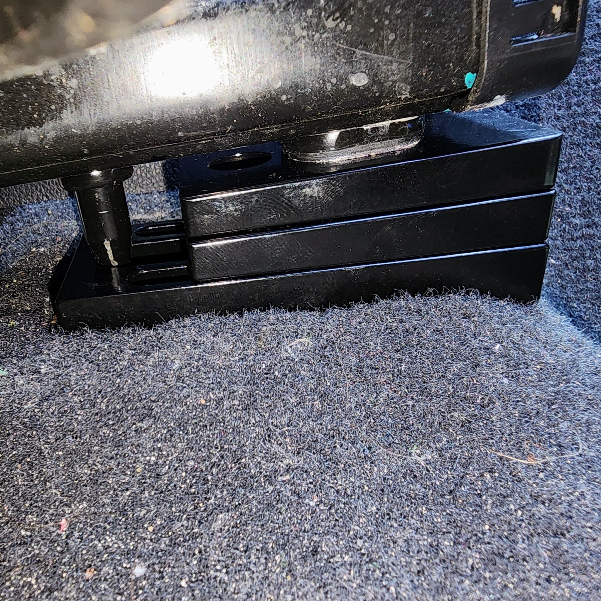 FRONT SEAT JACKERS (2019-2025 GM 1500)